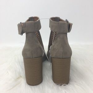 Universal Thread | Shoes | Universal Thread Laser Cut Out Ankle Bootie ...